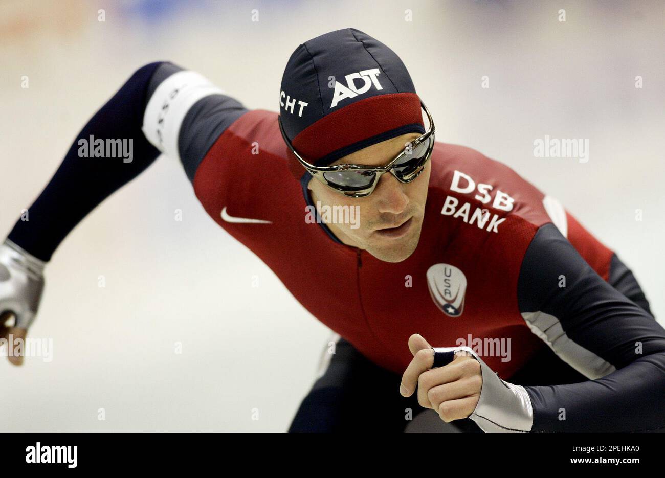 Chad Hedrick of the U.S. at the start of the 1.500 meters men ...