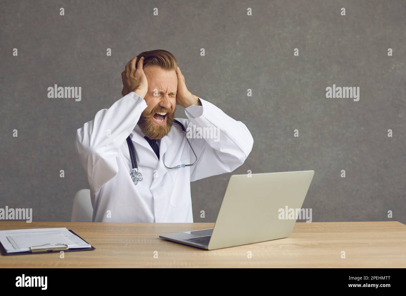 Angry doctor computer hi-res stock photography and images - Alamy