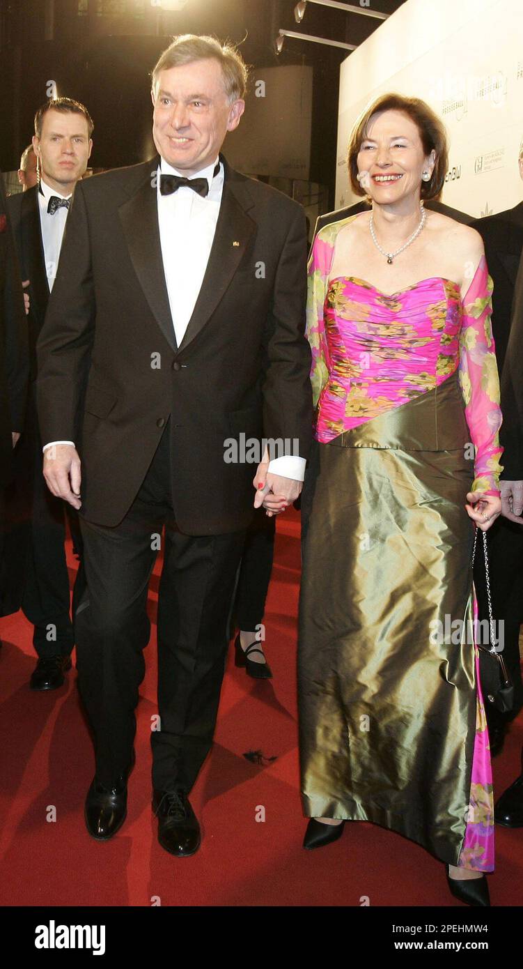 Bundespraesident Horst Koehler, links, und seine Frau Eva, rechts ...