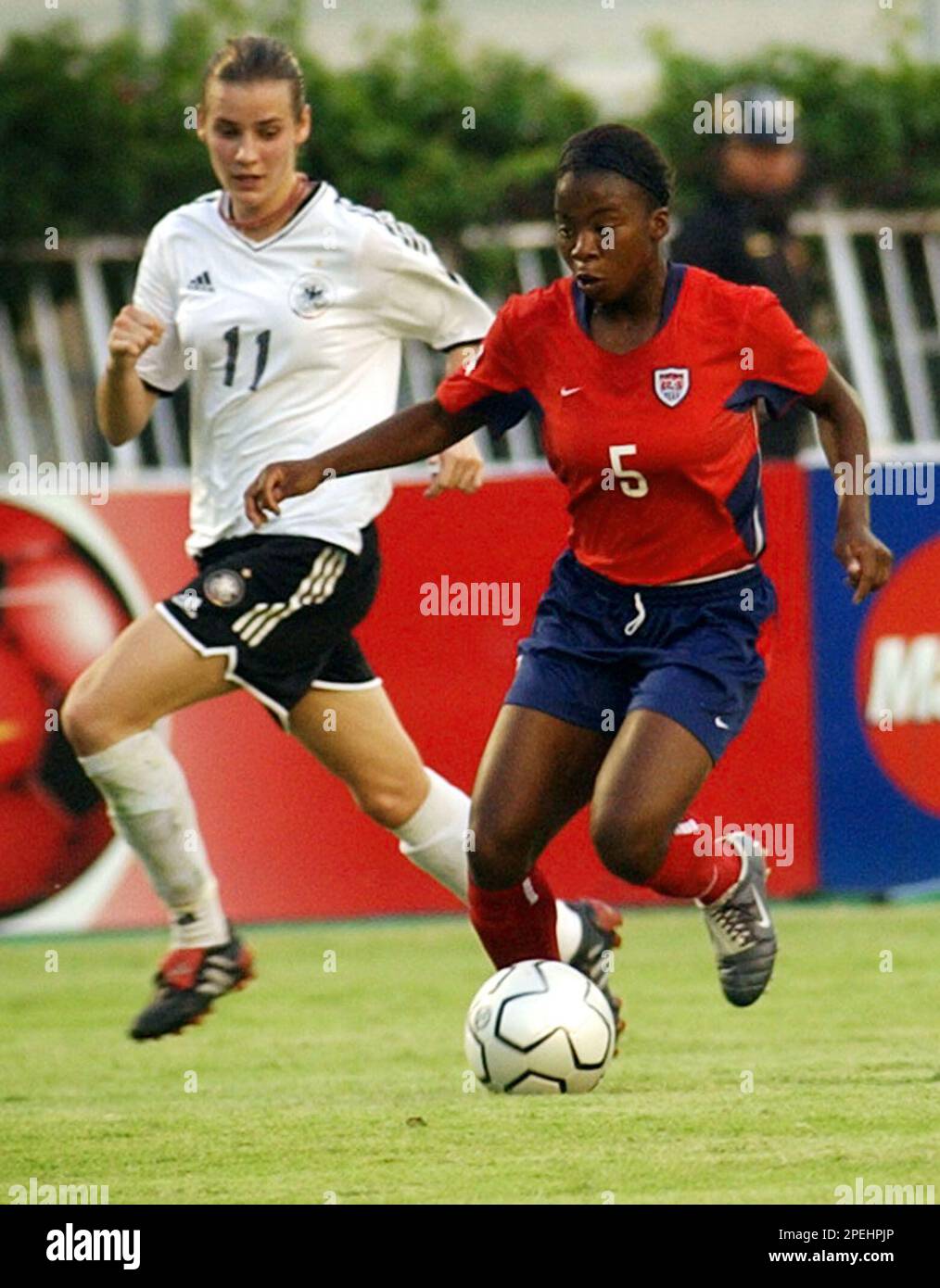 ** CORRCTING PLAYERS' NAMES ** Sheree Gray (5) of the U.S. takes the ...