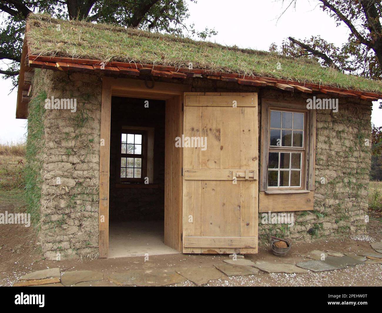 ** ADVANCE FOR WEEKEND, NOV. 26-27 ** This crude 12- by 16-foot sod ...