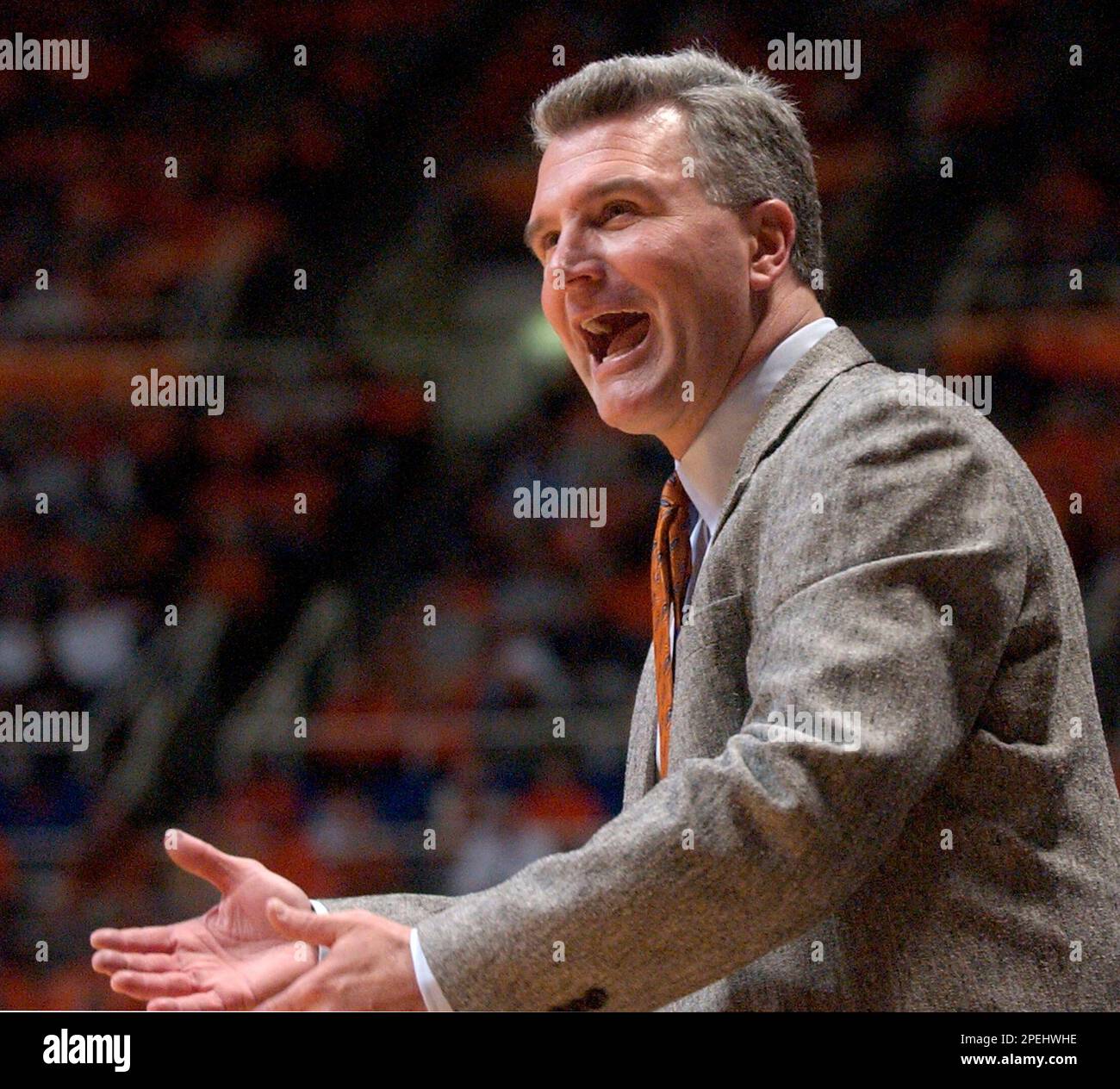 Illinois coach Bruce Weber pleads with a referee in the second half ...
