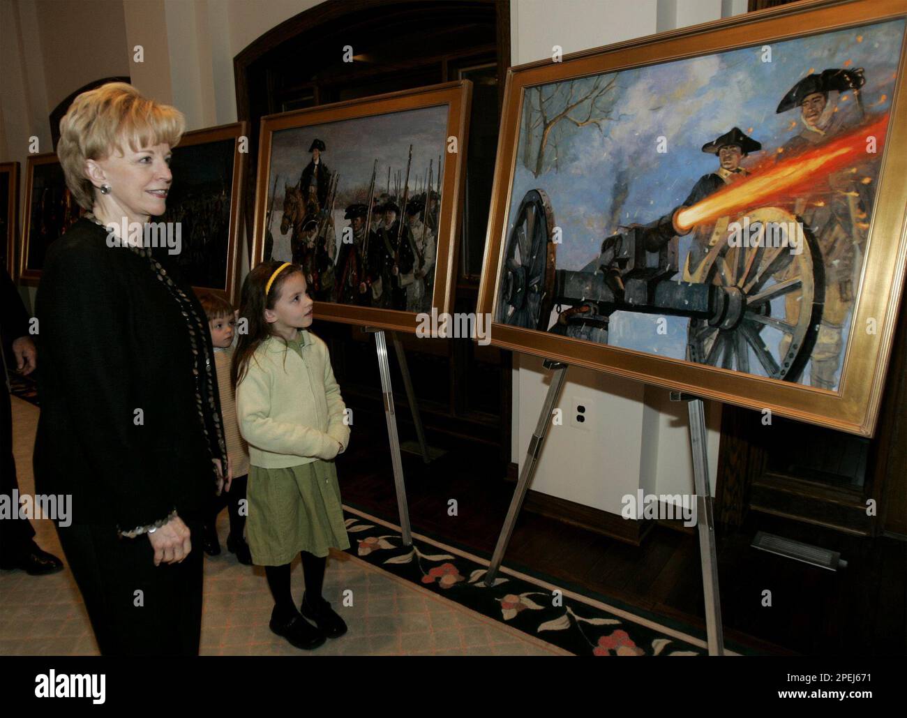 Lynne Cheney, wife of Vice President Dick Cheney, and her grandchildren ...