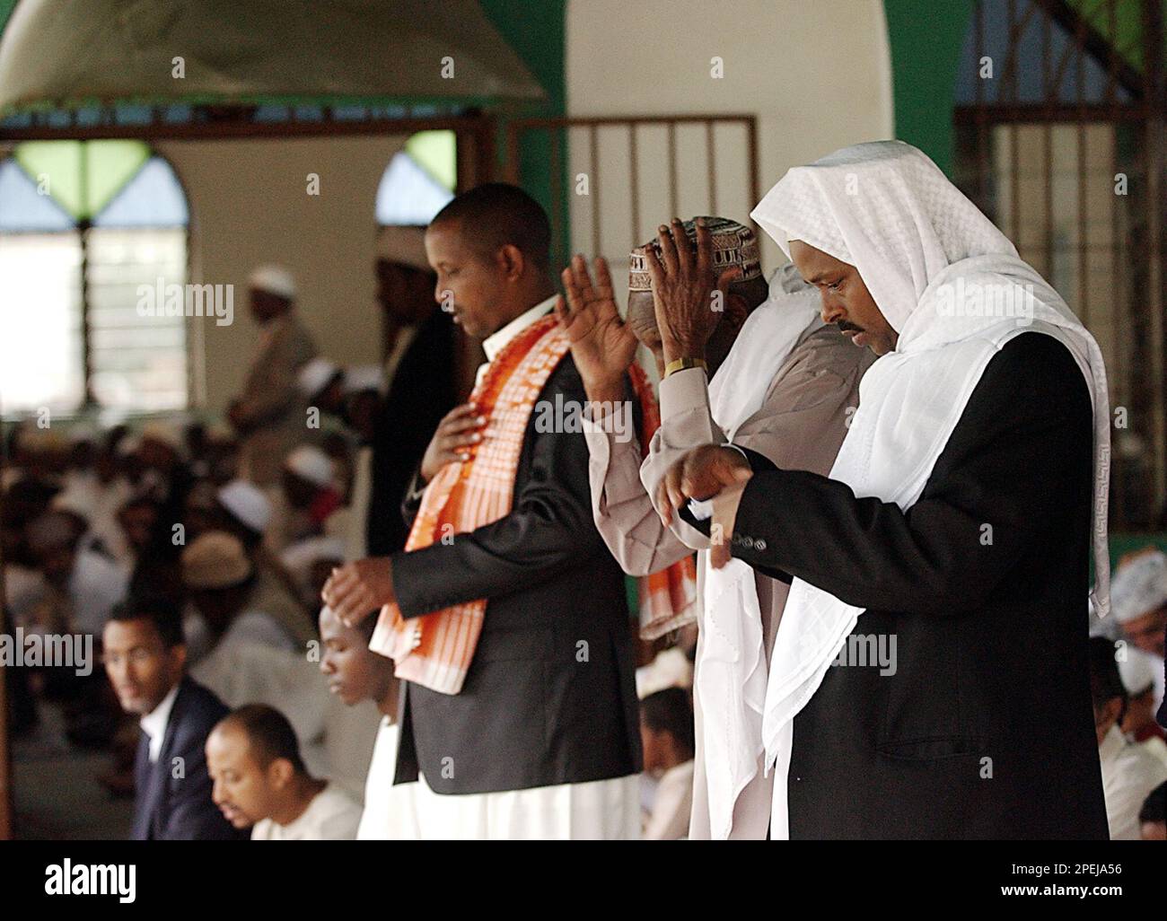 Kenyan Muslims offer Sunna prayers after entering the Masjid Noor in ...