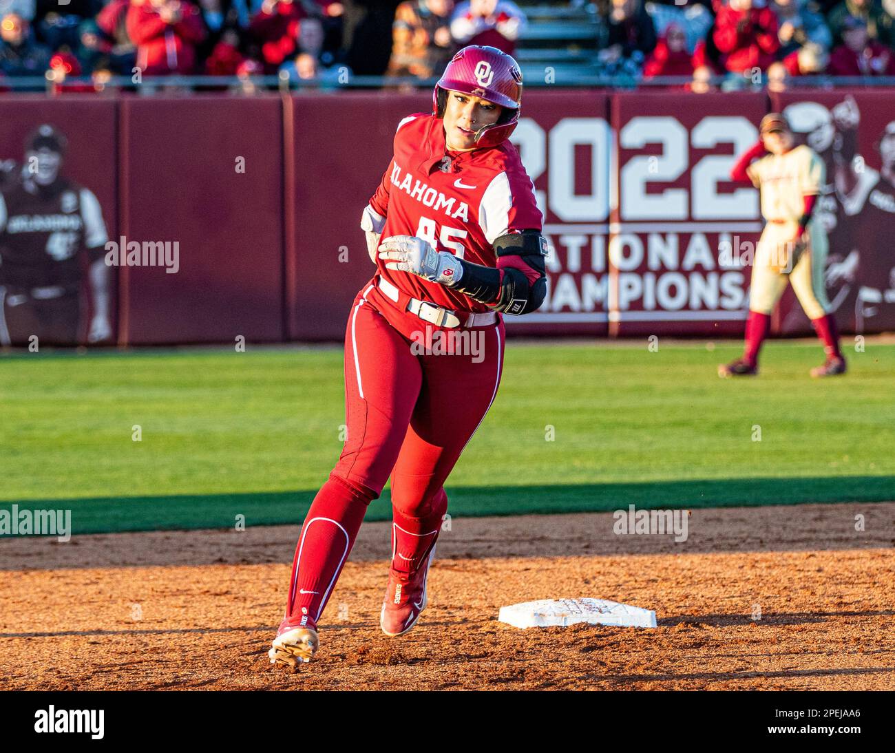 Norman, Oklahoma, USA. 14th Mar, 2023. Oklahoma's Haley Lee (45) hits a ...