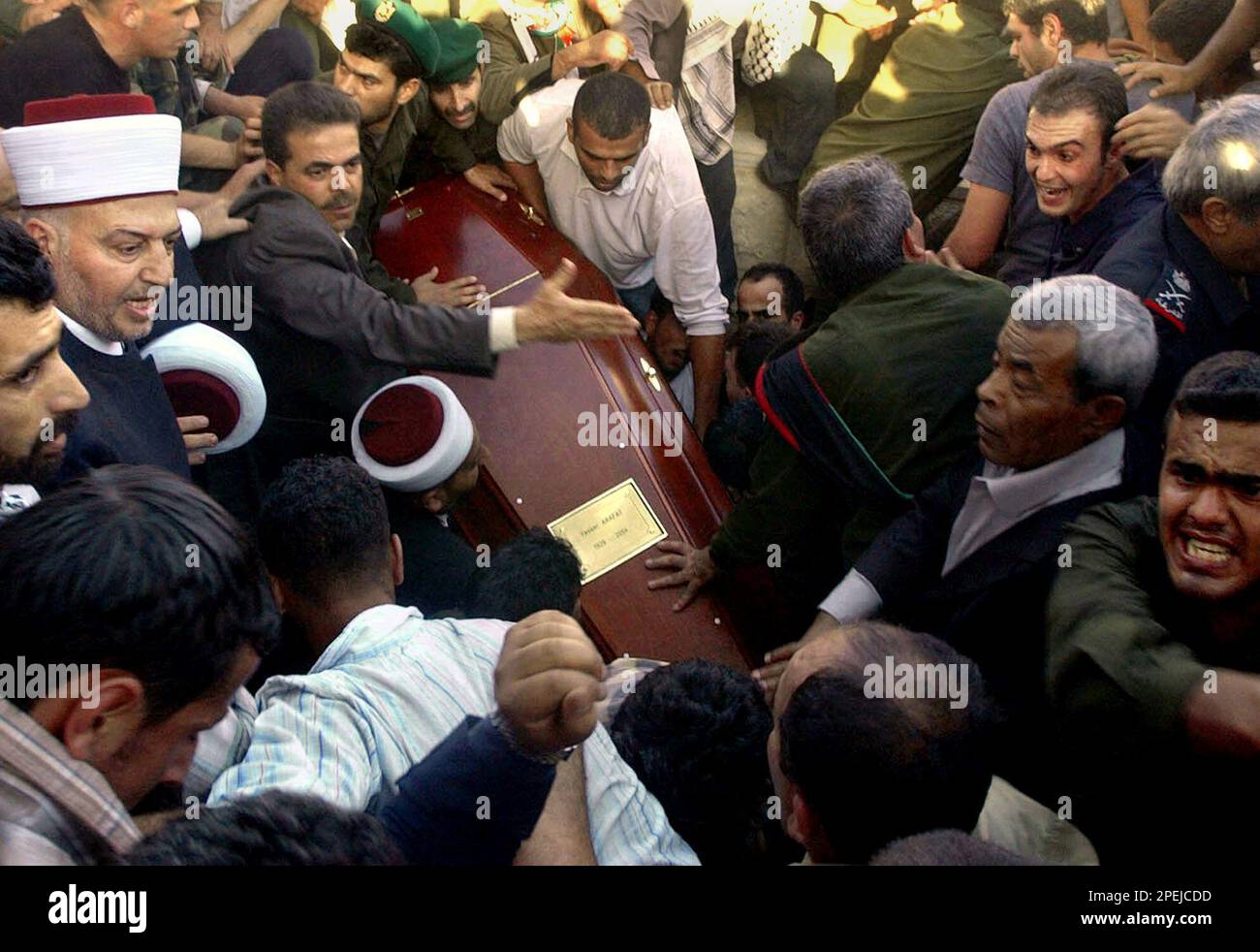 The coffin containing the remains of Palestinian leader Yasser Arafat ...