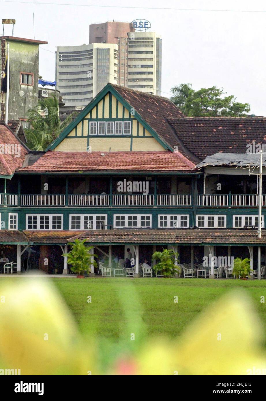 The building housing Asia's oldest stock exchange, the Bombay Stock ...