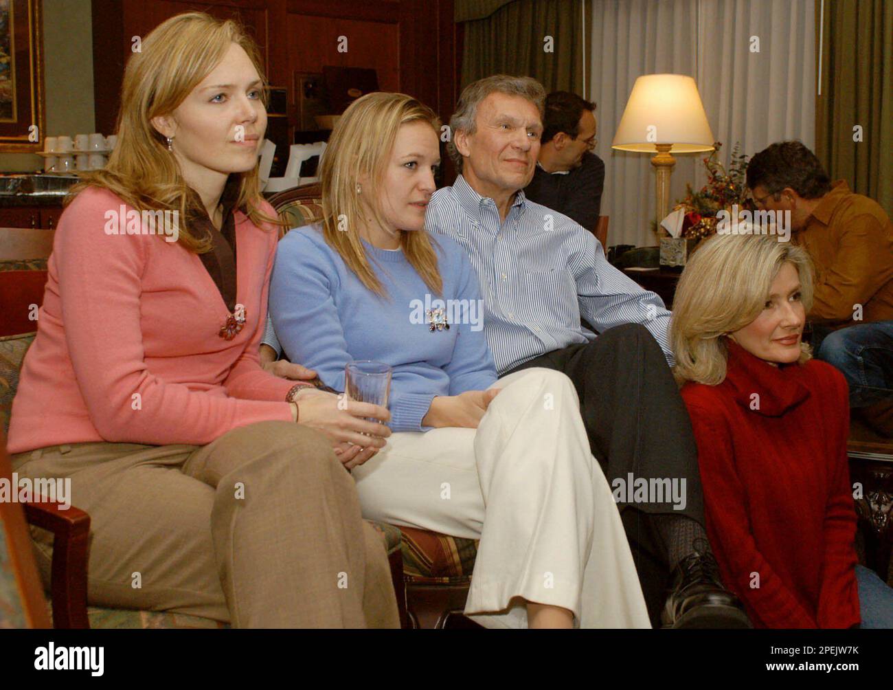 Sen. Tom Daschle, D-S.D., third from left, with daughters Kelly Daschle ...