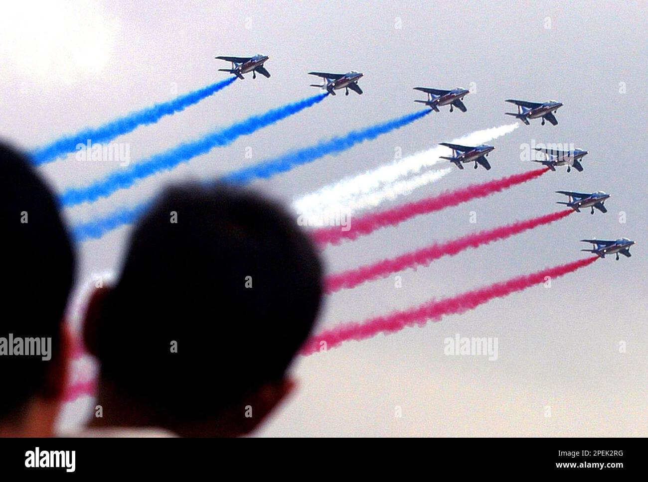 Malaysians watch French Air Force's aerobatic team La Patrouille de ...