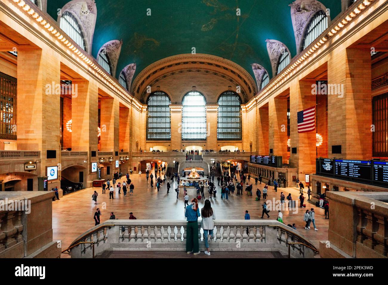 An interior shot of the Grand Central Terminal train station in New ...
