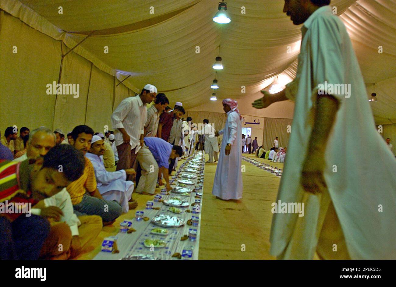 Volunteer staff of Sheik Zayed bin Sultan Al Nahyan, UAE president's ...