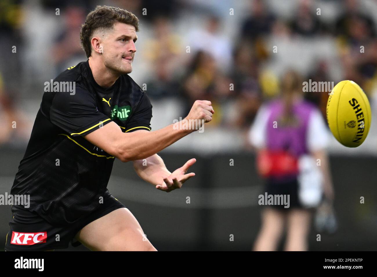 Jacob Hopper of Richmond warms up during the AFL Round 1 match between ...