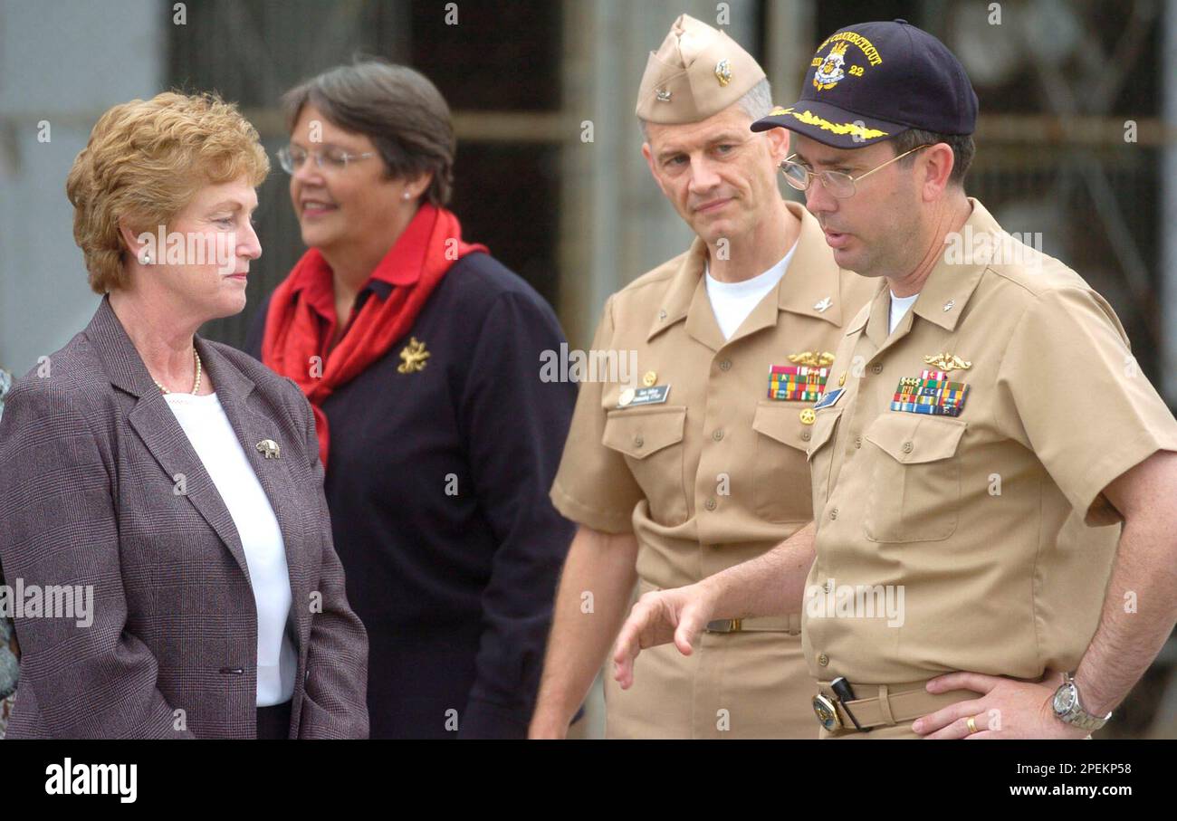 Connecticut Gov. M. Jodi Rell speaks with Commander Philip G ...