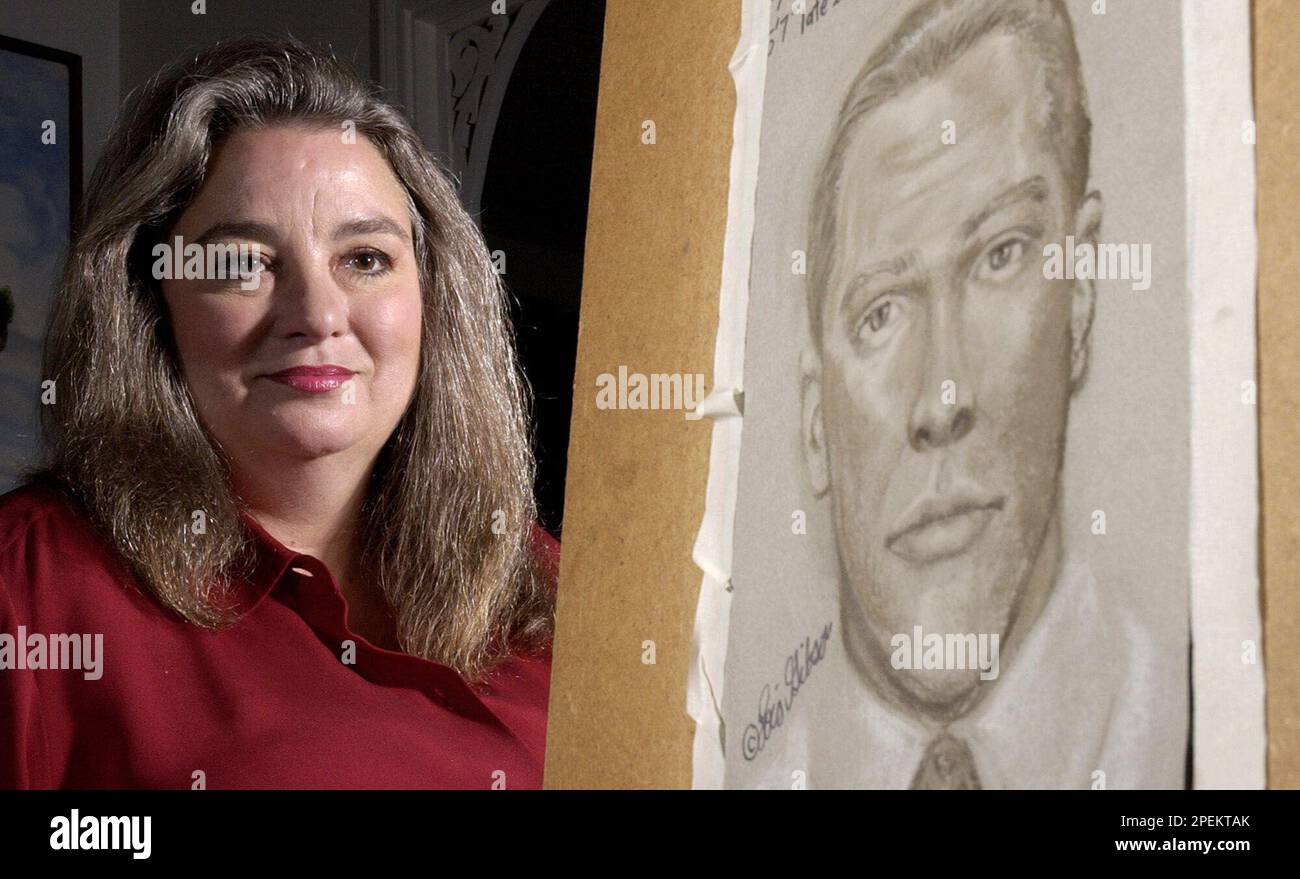 Houston Police Department sketch artist Lois Gibson poses in her ...