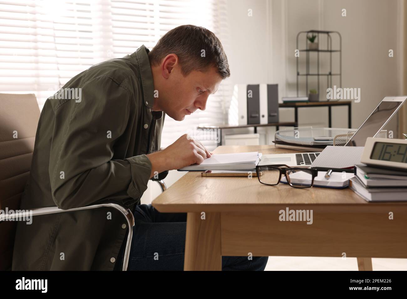 Healthy and unhealthy person working hi-res stock photography and ...