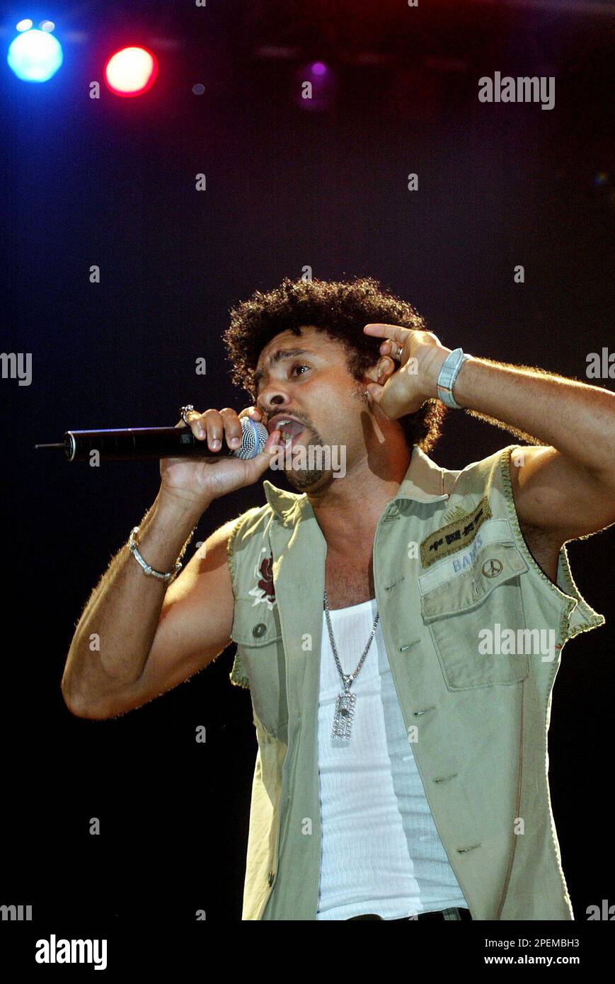 Jamaican reggae singer Shaggy performs in New Delhi, India, Friday, Oct ...