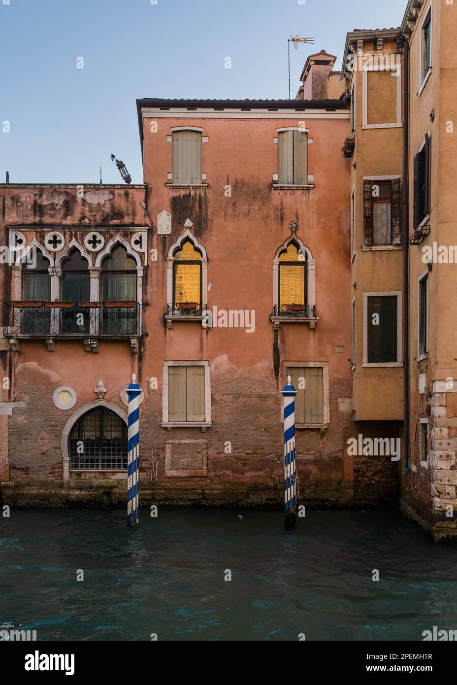Architectural detail of old building in Venice, Italy Stock Photo - Alamy