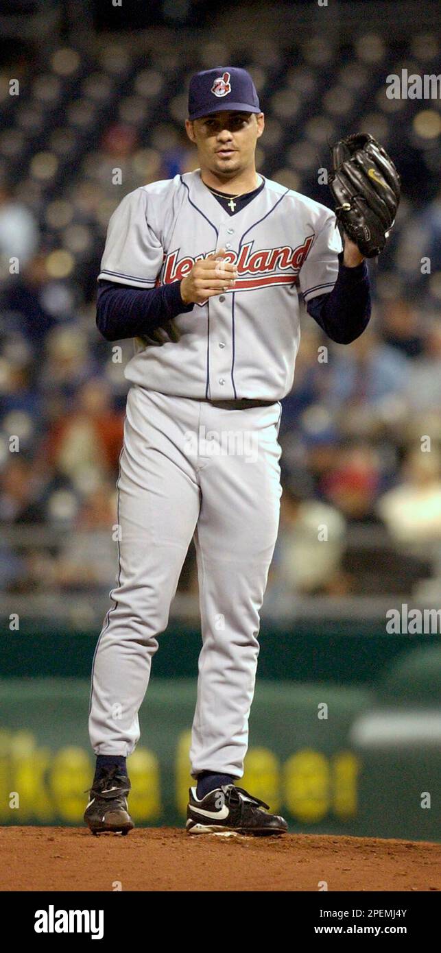 Cleveland Indians starter Kyle Denney prepares to pitch during the ...