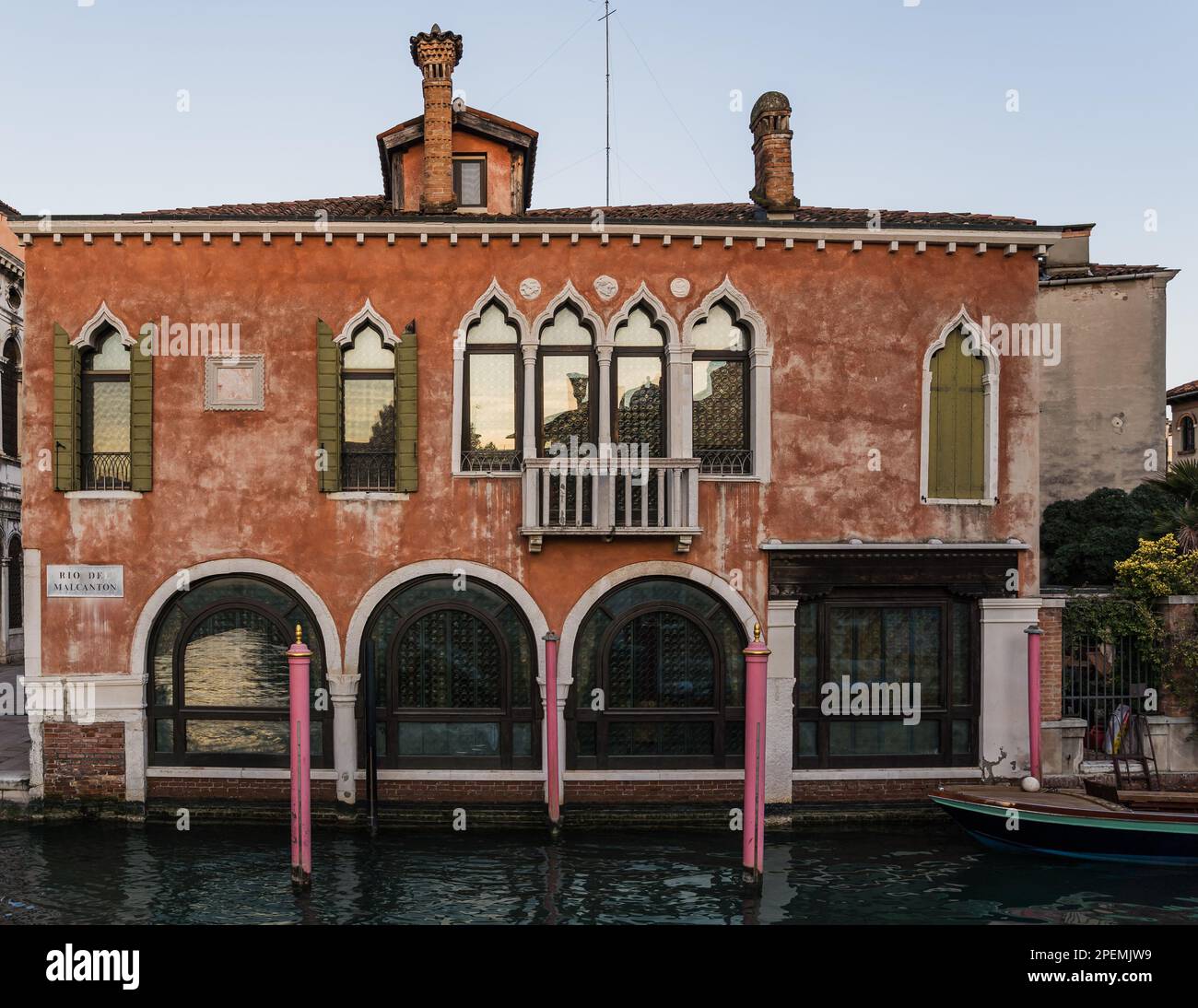 Venice architectural detail decorative hi-res stock photography and ...