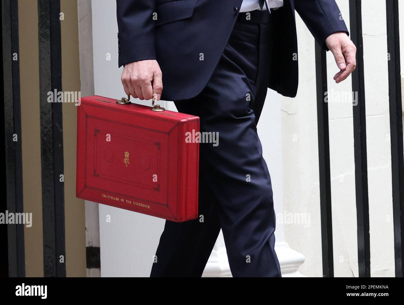 Jeremy hunt budget red box hi-res stock photography and images - Alamy