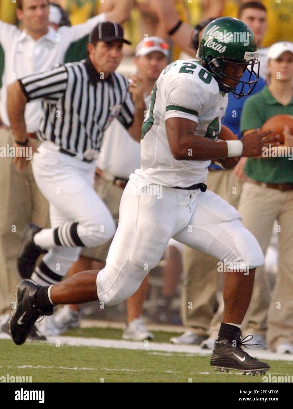 North Texas' Jamario Thomas runs for a touchdown during the second ...