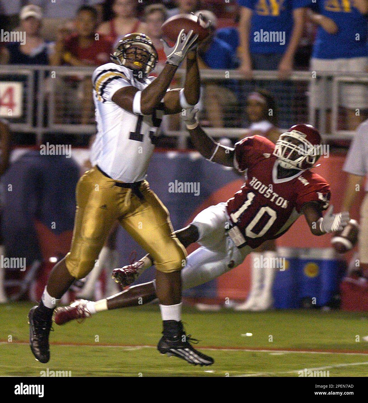 Armys Jeremy Trimble 15 Pulls Down A 25 Yard Touchdown Reception