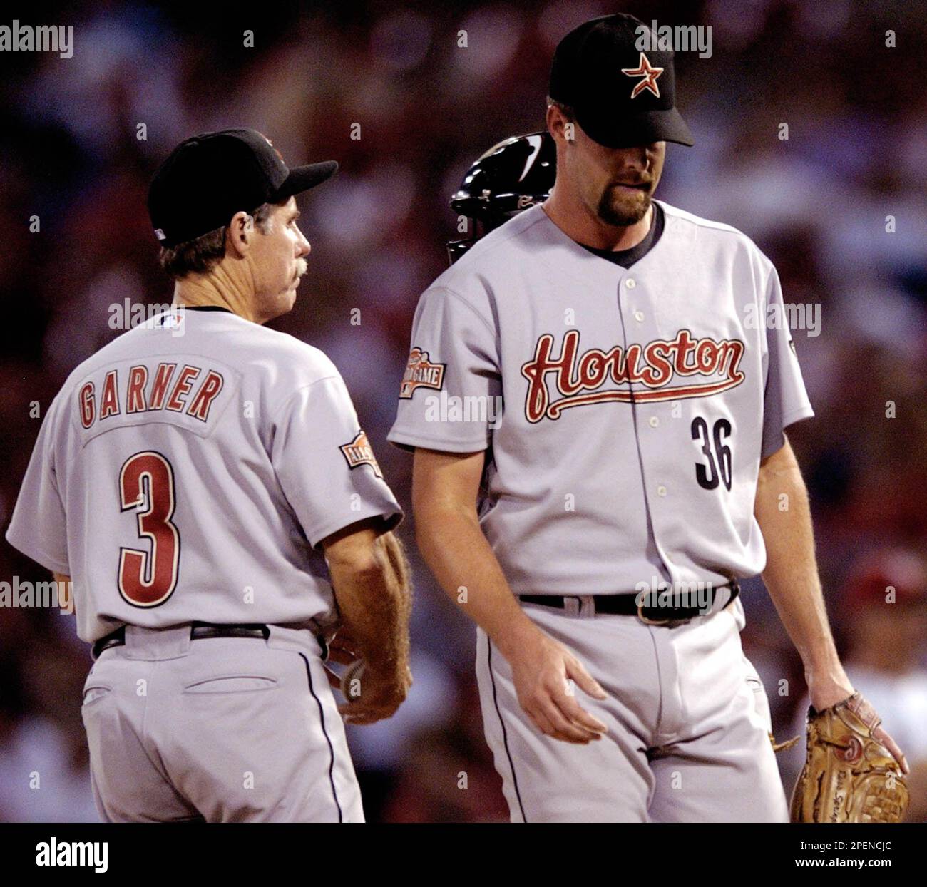 Houston Astros relief pitcher Russ Springer leaves the game during a ...
