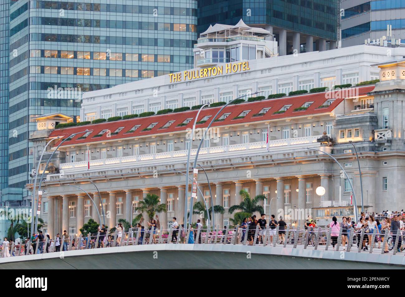 Fullerton hotel Singapore Stock Photo - Alamy