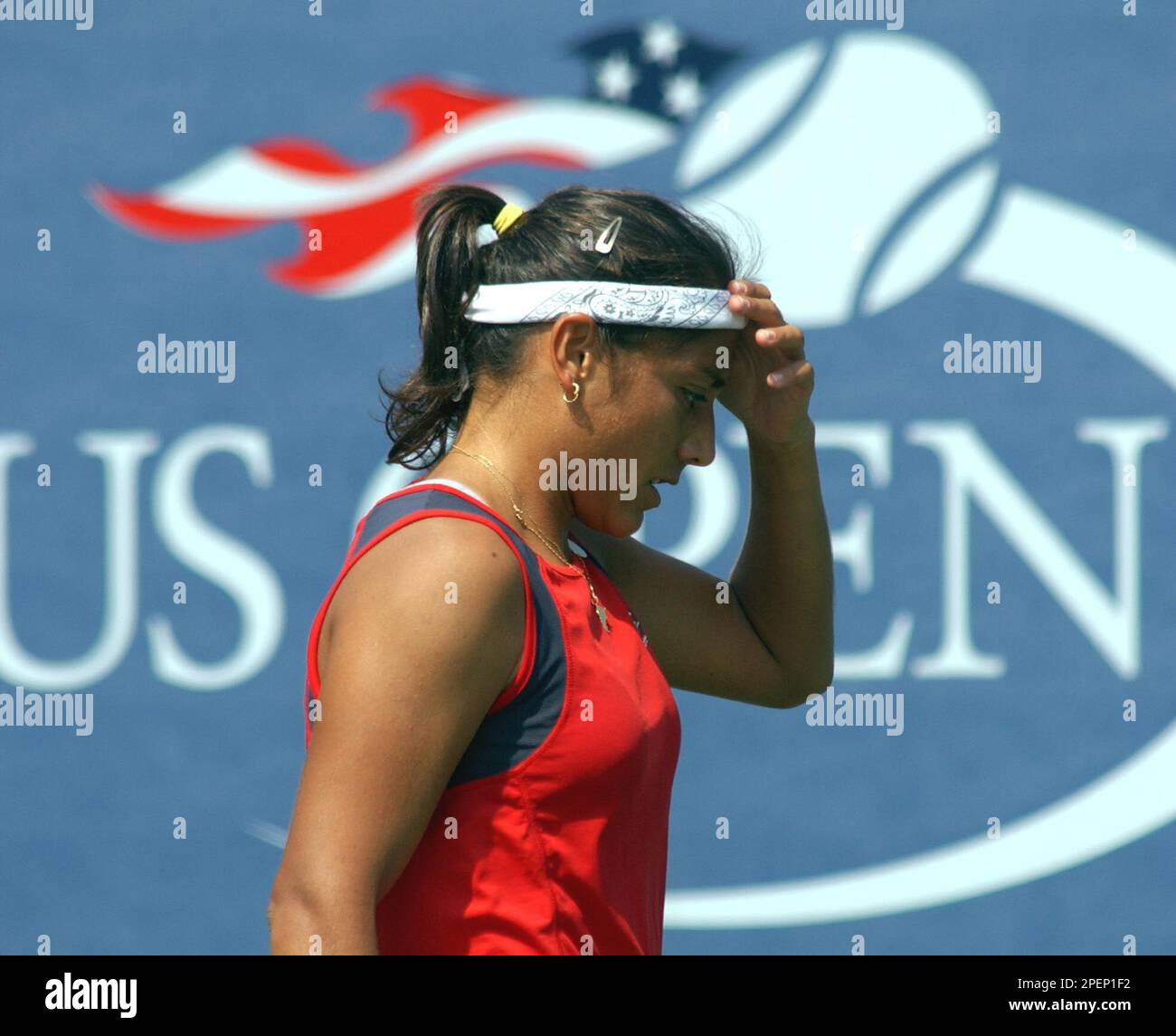 Paola Suarez, of Argentina, reacts during her loss to Shinobu Suarez ...