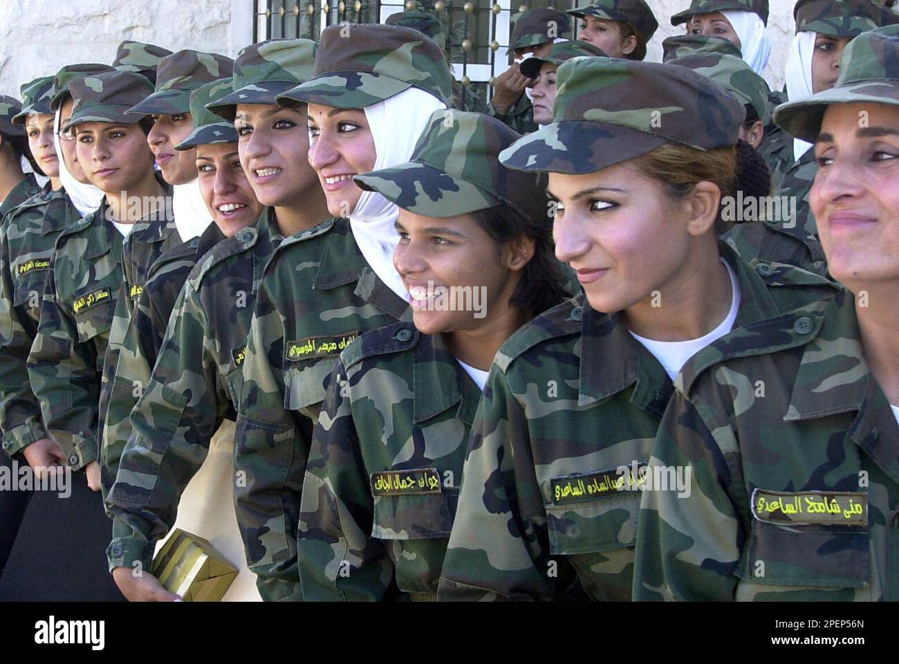 New Iraqi women soldiers pose after their graduation ceremony in Jordan ...