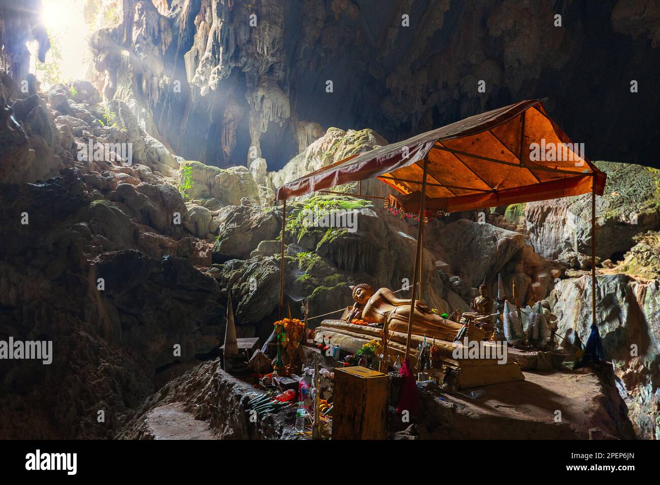 Buddha inside the Phu Kham cave in Vang Vieng, Laos Stock Photo - Alamy