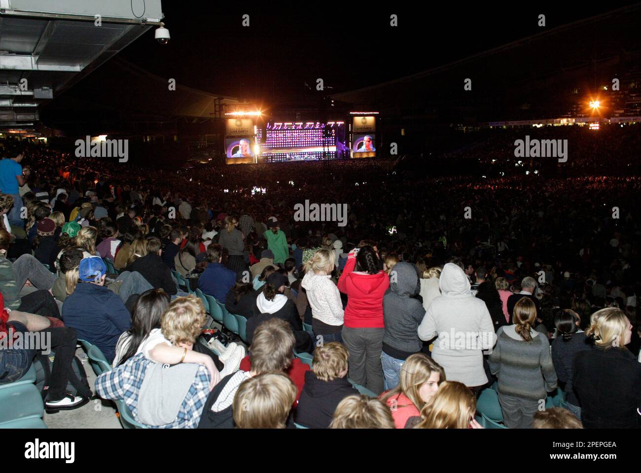 Jack Johnson performing at the Live Earth concert. Aussie Stadium ...