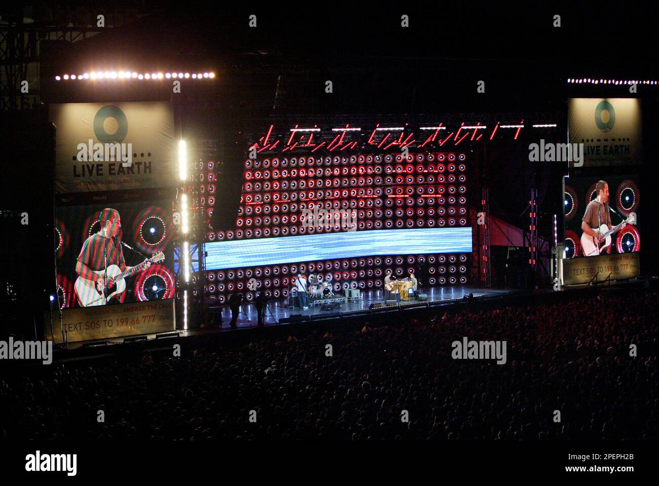 Jack Johnson performing at the Live Earth concert. Aussie Stadium ...