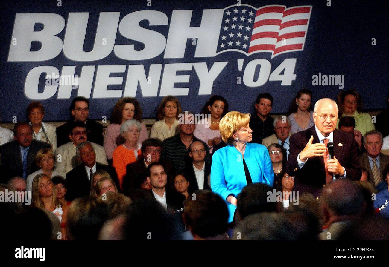 Vice President Dick Cheney and his wife, Lynn, address the crowd ...