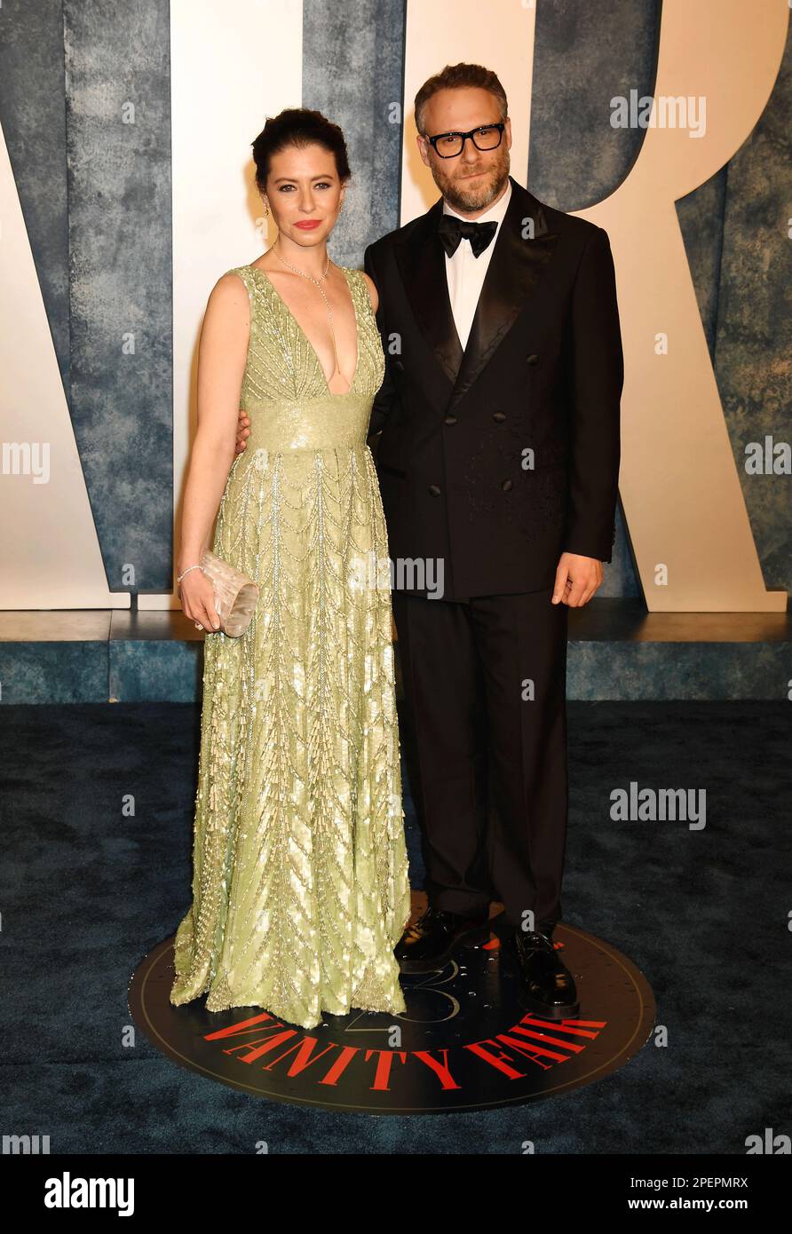 BEVERLY HILLS, CALIFORNIA - MARCH 12: Lauren Miller, Seth Rogen attends ...