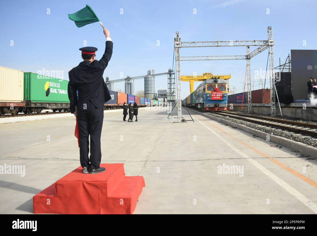 (230316) -- BEIJING, March 16, 2023 (Xinhua) -- A China-Europe freight ...