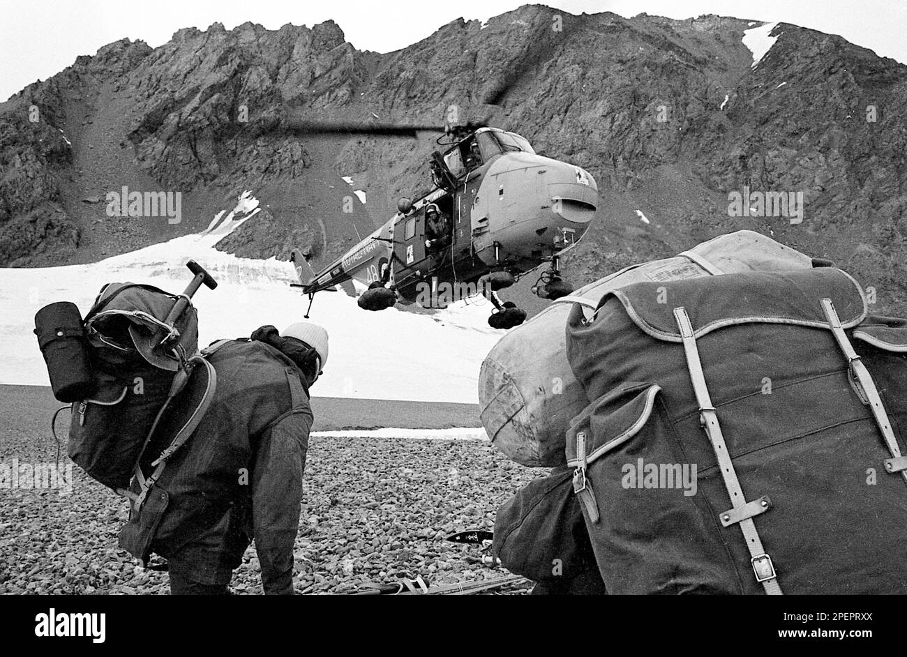 SOUTH GEORGIA Royal Marines from HMS Endurance going on a picnic via ...