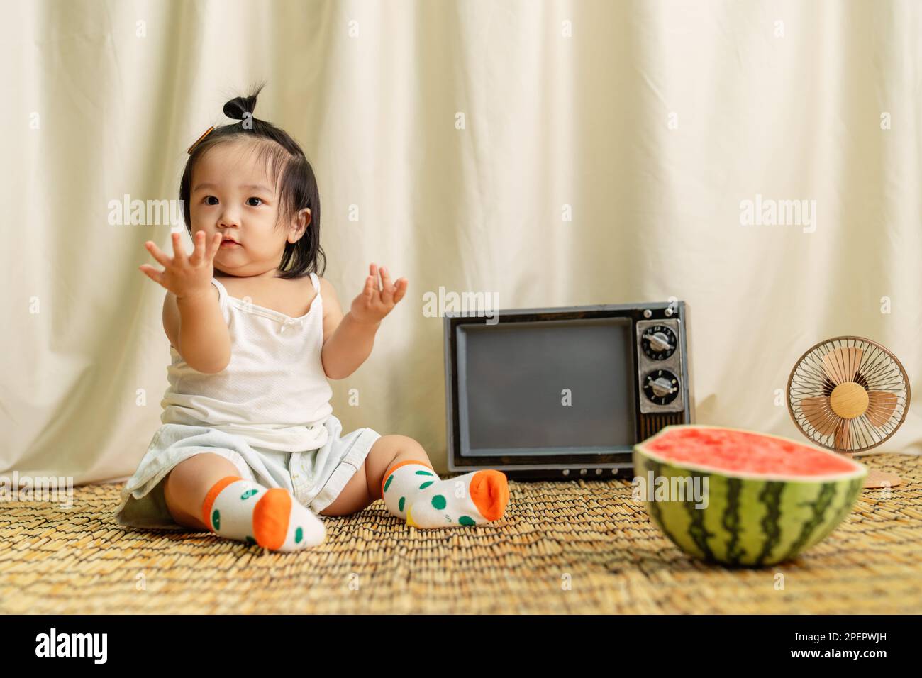 Retro asian baby hi-res stock photography and images - Alamy