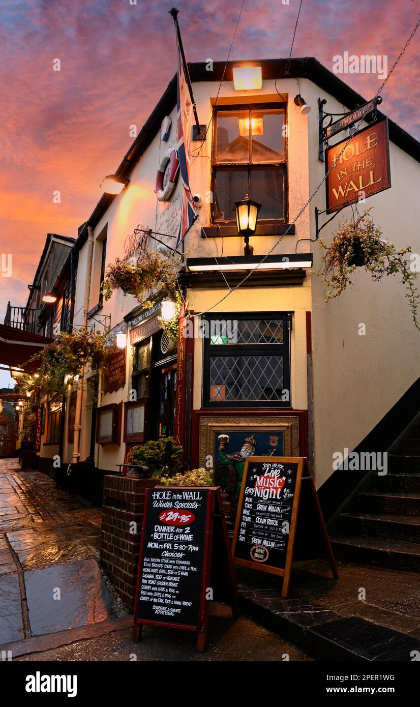 The Hole in the Wall public house, Park Lane, Torquay, Devon, England ...