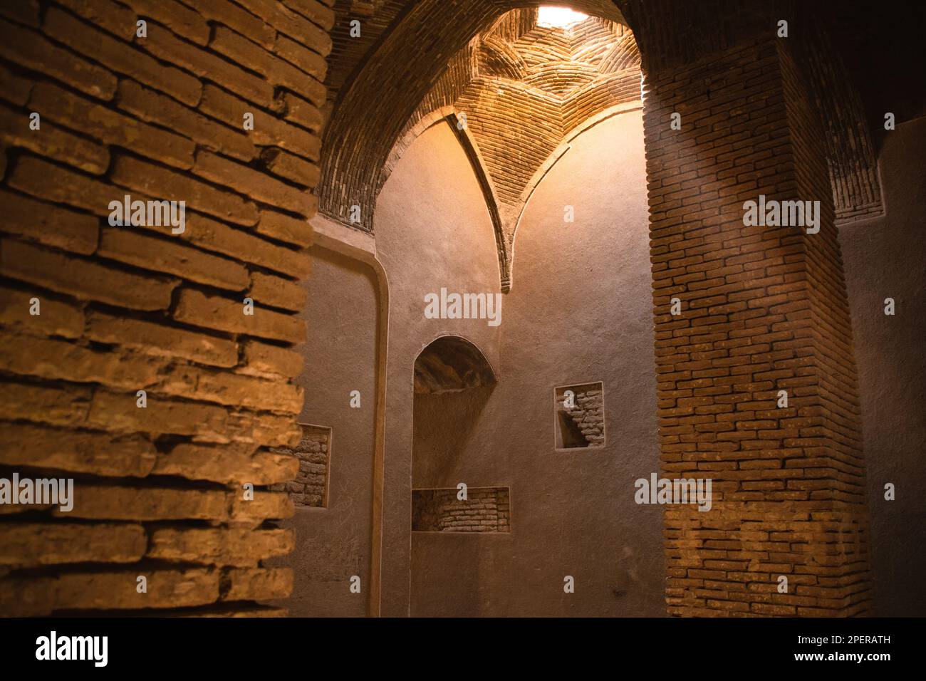 Masjed-e Jameh Mosque Ceiling with Roof Circle Window and Muqarna ...