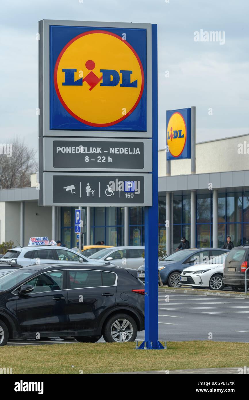 Lidl store front hi-res stock photography and images - Alamy