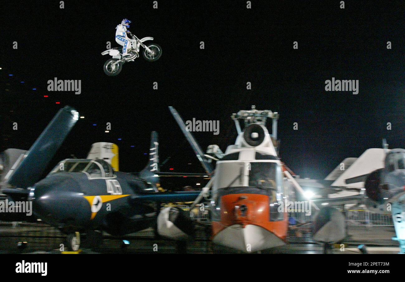 Motorcycle daredevil 'Kaptain' Robbie Knievel, the son of daredevil ...