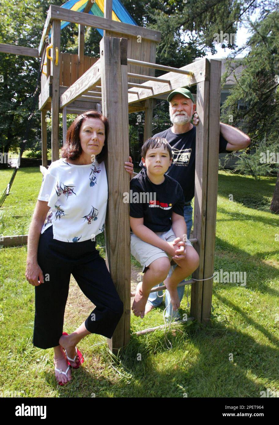 **ADVANCE FOR MONDAY AUG. 2** Gayle Fitzpatrick, left, and her husband ...