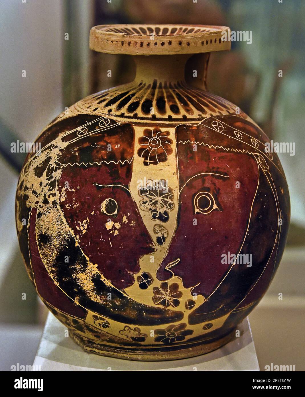 Globular aryballos hi-res stock photography and images - Alamy