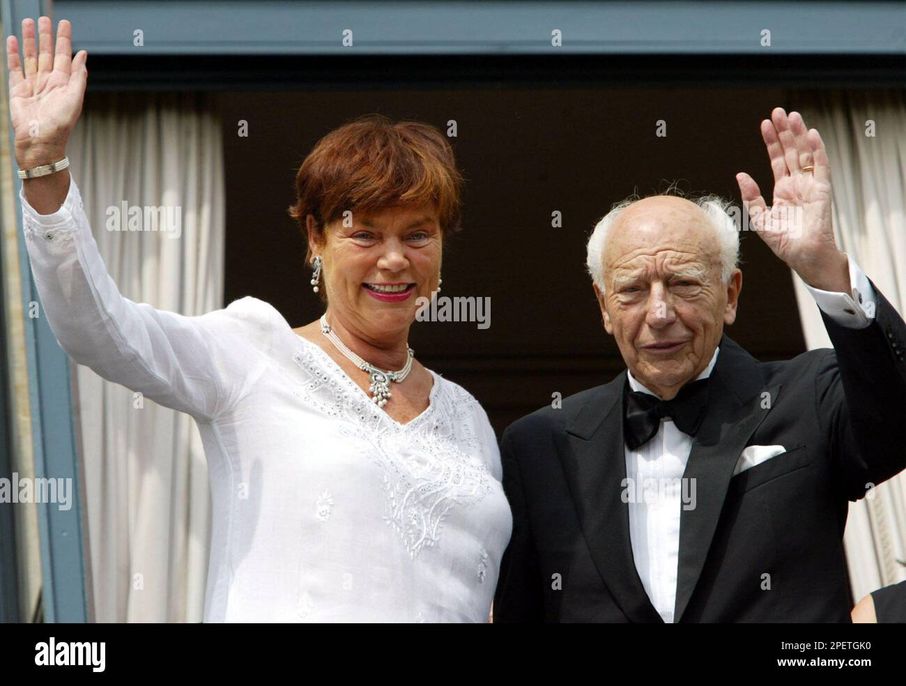 Der fruehere Bundespraesident Walter Scheel und seine seine Frau ...