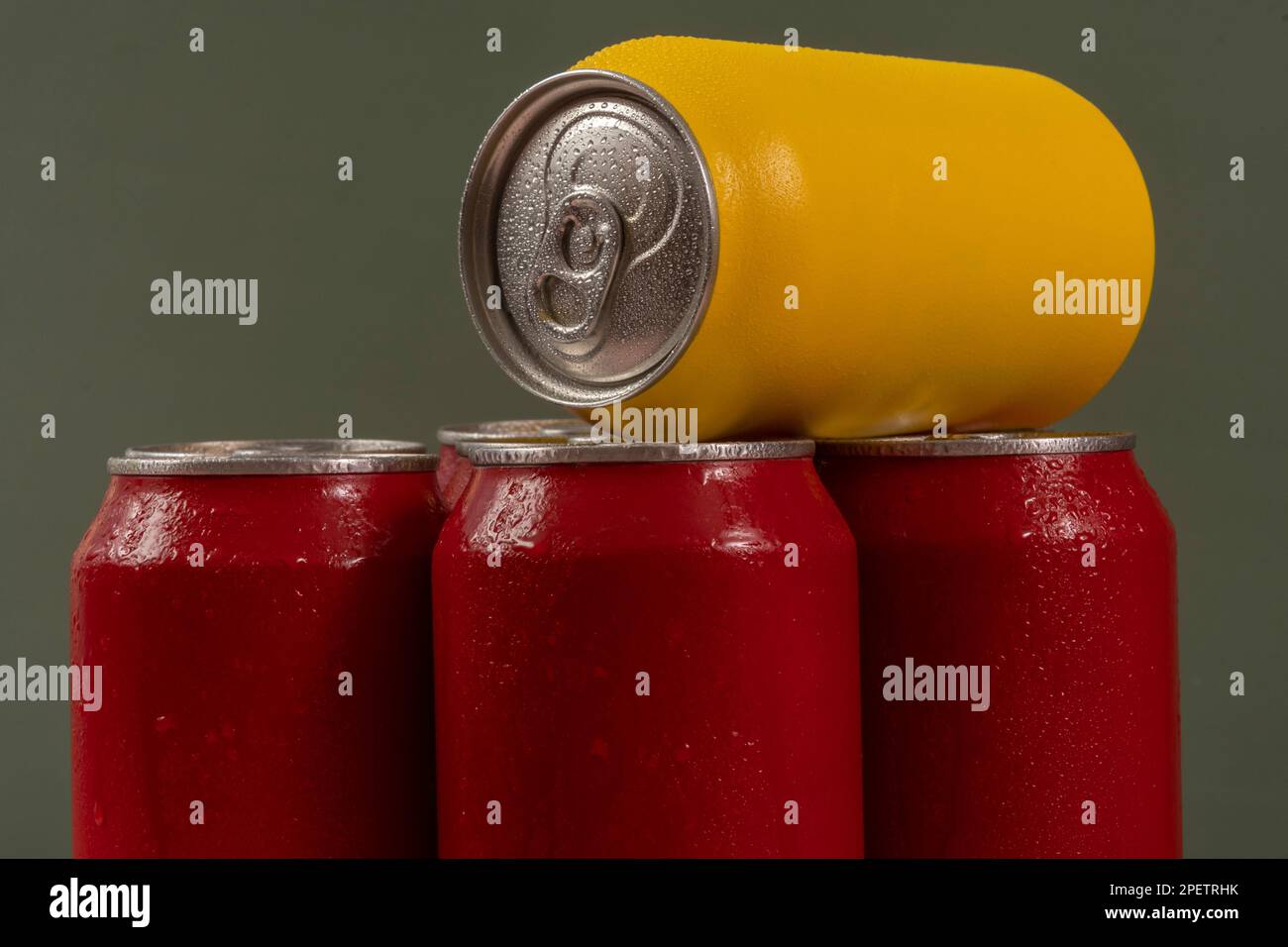 Group of aluminum soda cans, chilled, frozen and with water drops Stock ...