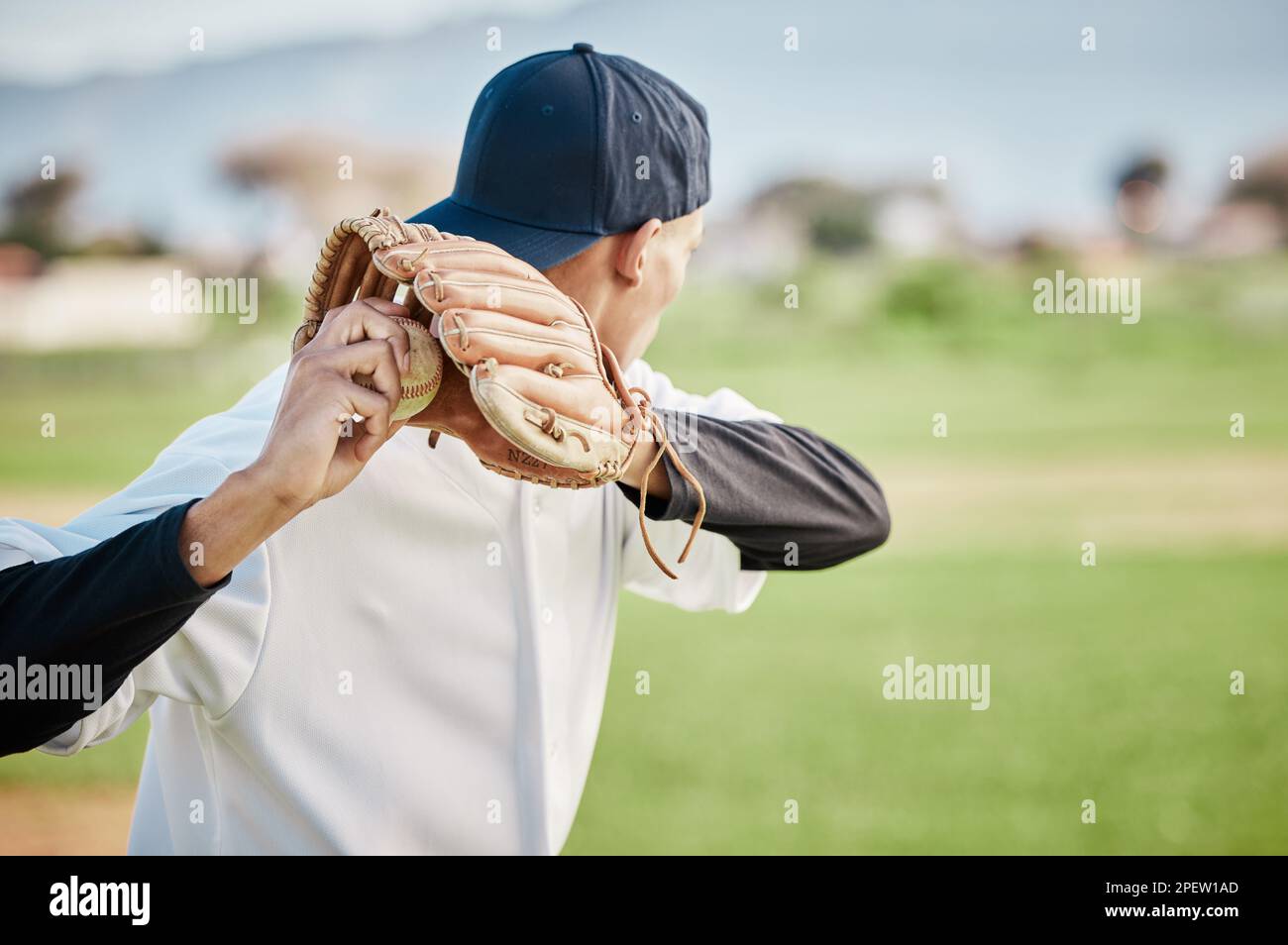 Youth softball pitcher hi-res stock photography and images - Alamy