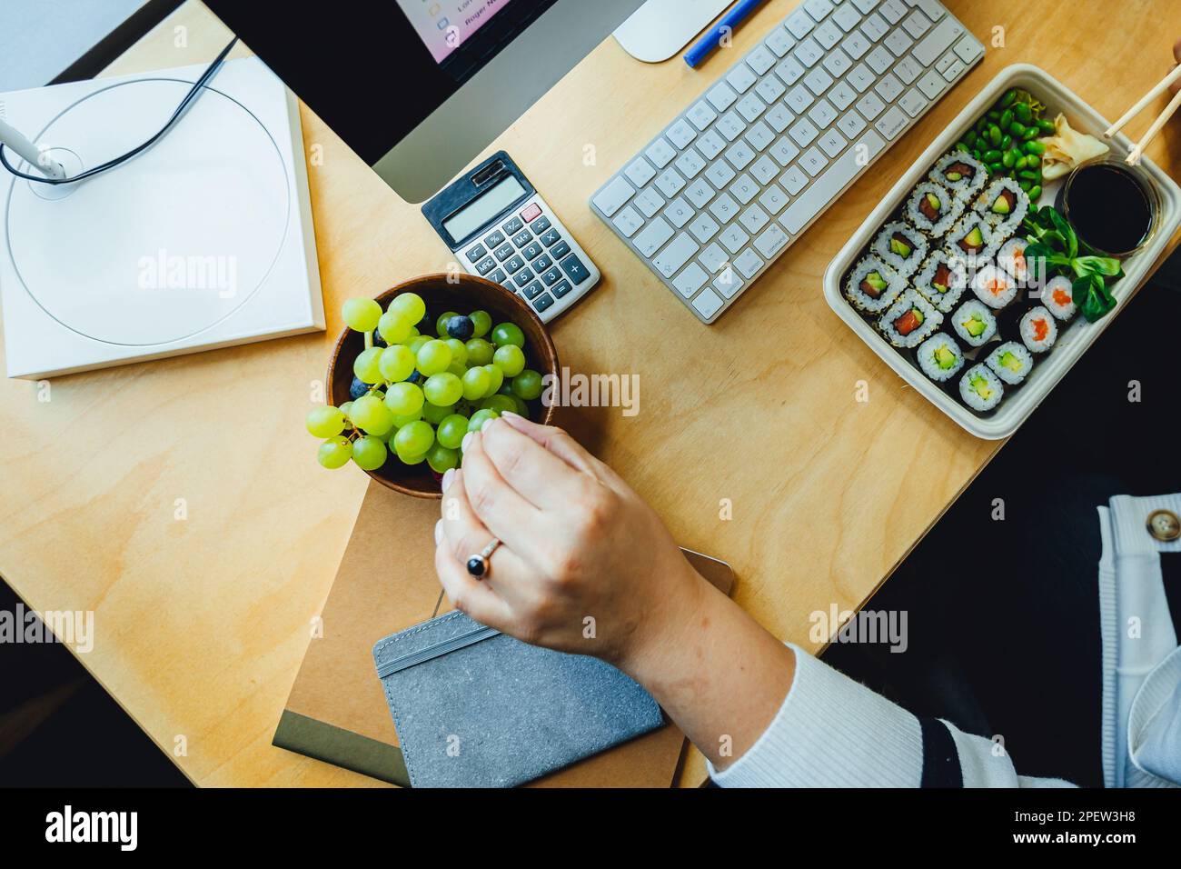 Office screen savor hi-res stock photography and images - Alamy