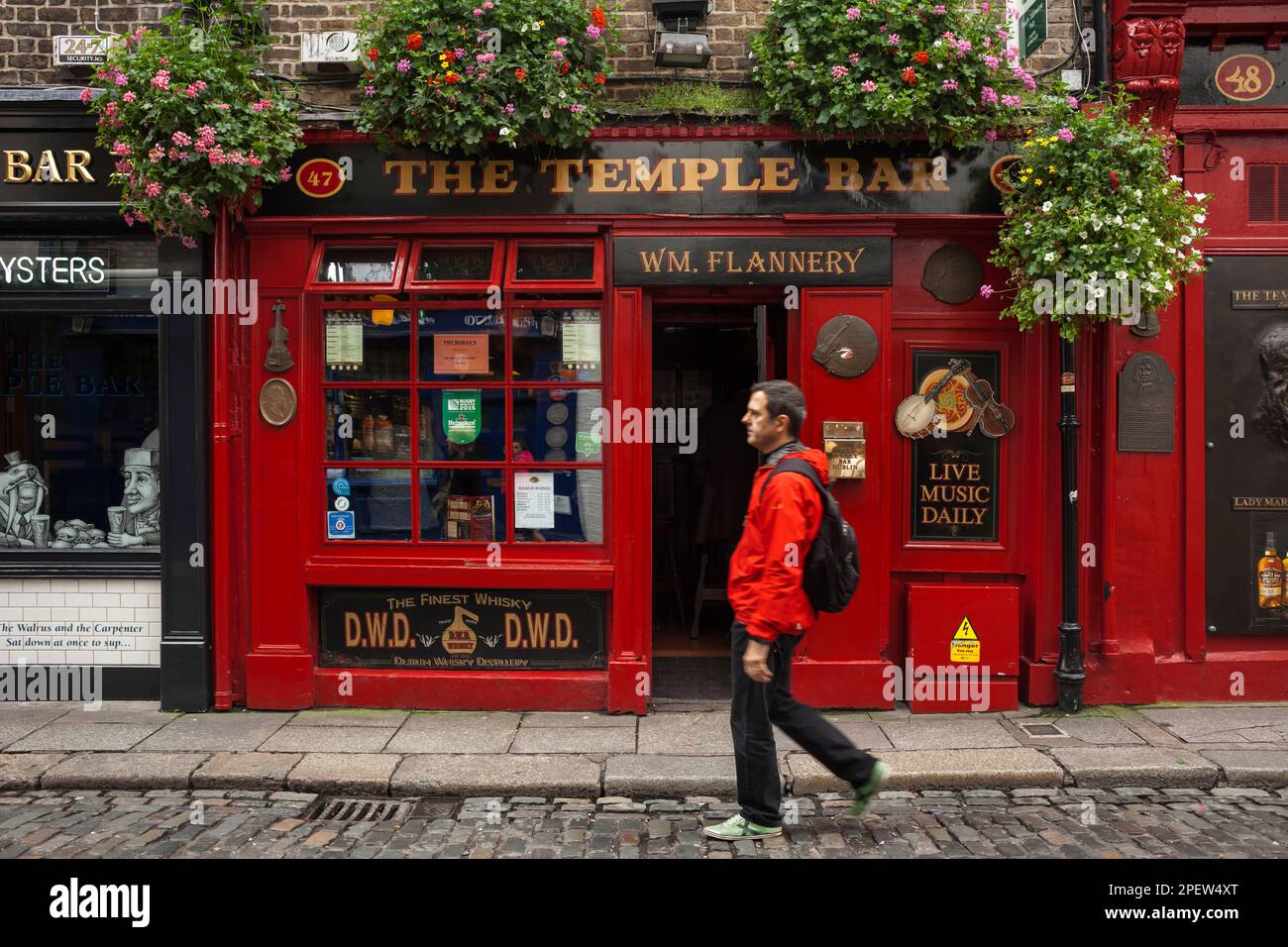 The Temple bar in Dublin Stock Photo - Alamy