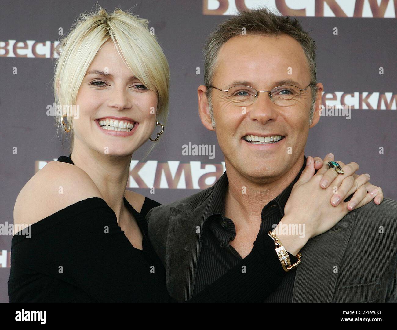 Das deutsche Topmodel Heidi Klum, links, posiert am Samstag, 10.Juli ...